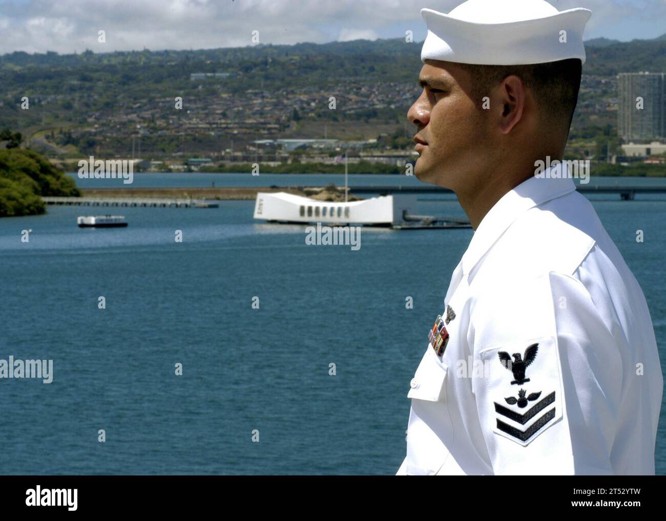 arizona memoria, manning the rails, Pearl Harbor, Sailor, skyline ...