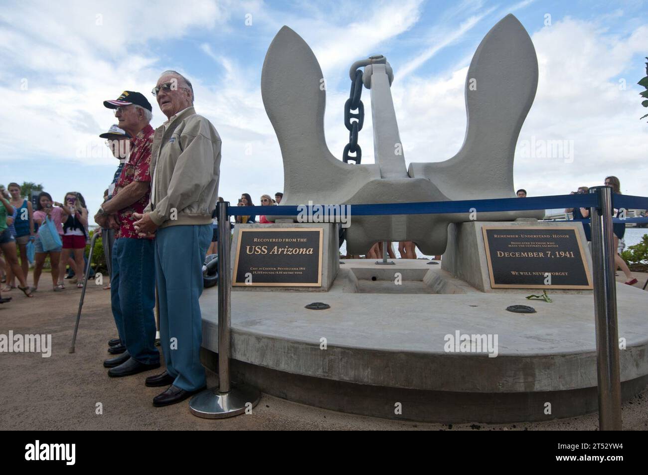 111206XD424-080 PEARL HARBOR (Dec. 6, 2011) Sailors who were aboard the ...