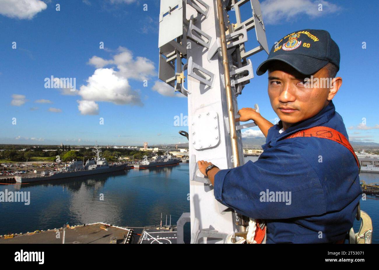 Arleigh Burke-class guided-missile destroyer USS Paul Hamilton (DDG 60 ...