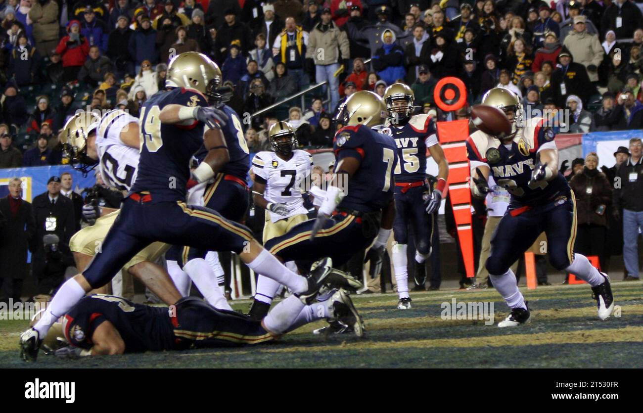 Navy wide receiver greg jones hi-res stock photography and images - Alamy