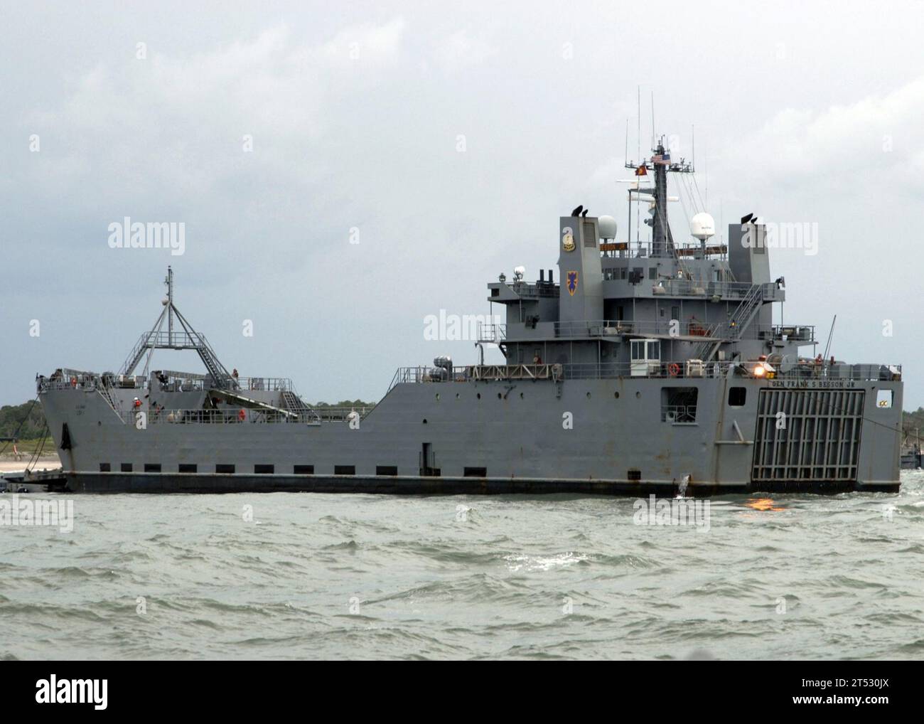 0906166676S-003 CAMP LEJEUNE, N.C. (June 16, 2009) The logistic support ...