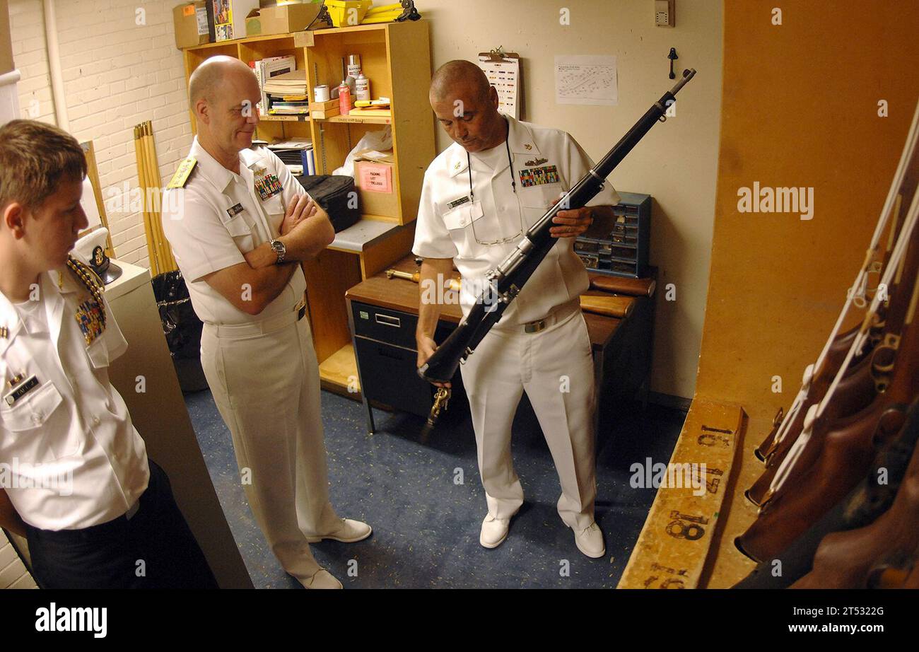 0910101928O-016 EASLEY, S.C. (Oct. 10, 2009) Chief Mark Stauder, Naval ...