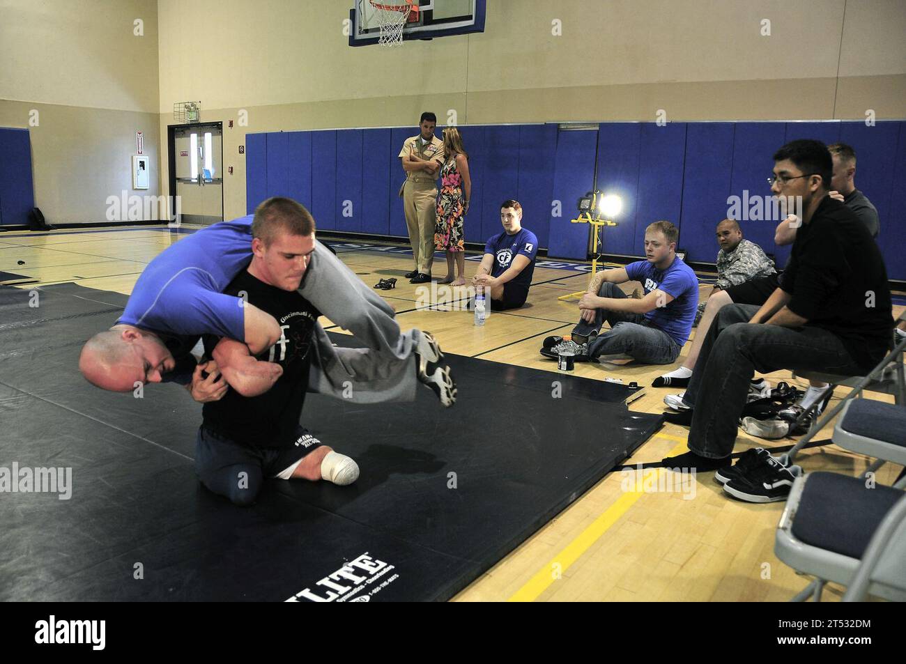 0808080640K-086 SAN DIEGO (Aug. 8, 2008) Dustin Carter, a quadruple ...