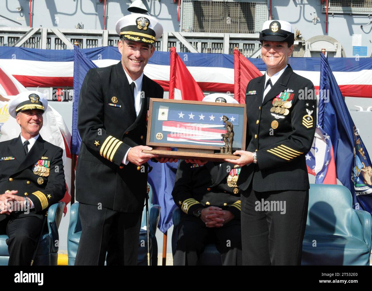 0911130569T-318 SAN DIEGO (Nov. 13, 2009) Capt. John P. Nolan ...