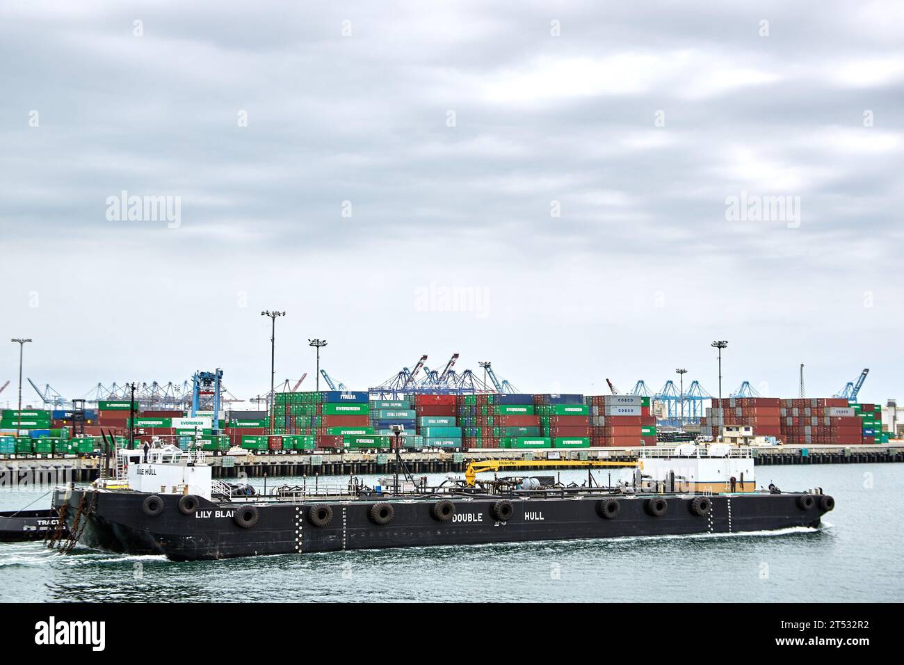 Tank barge hi-res stock photography and images - Alamy