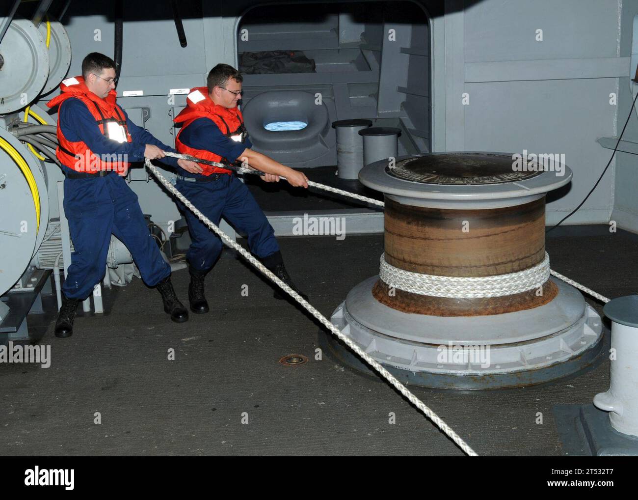 1009246632S-076 ATLANTIC OCEAN (Sept. 24, 2010) Deck department Sailors ...