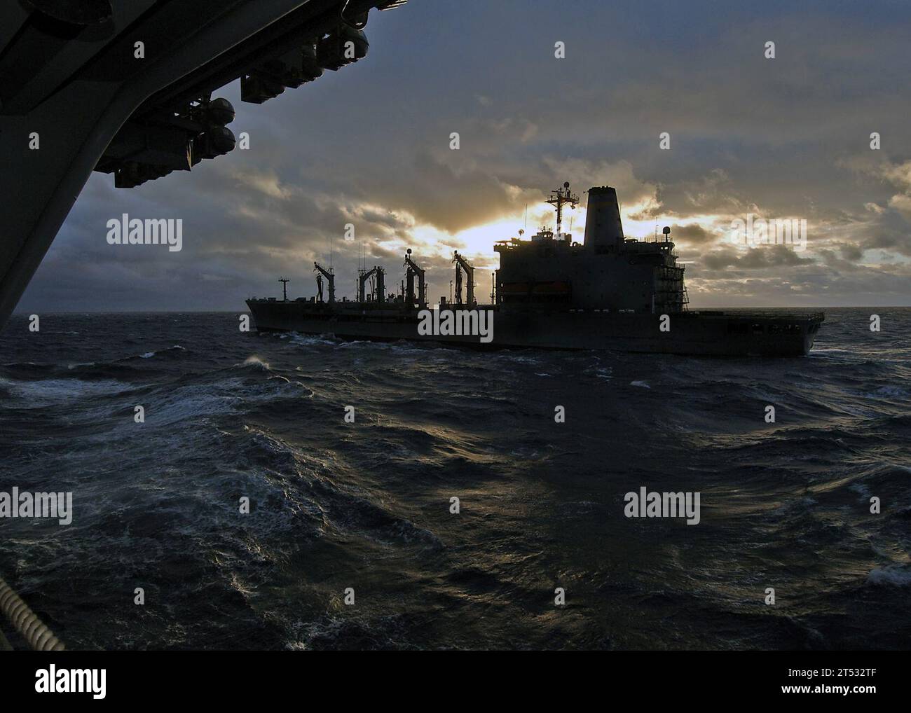 0708181045B-013 ATLANTIC OCEAN (Sept. 18, 2007) - Military Sealift Command fleet replenishment ...
