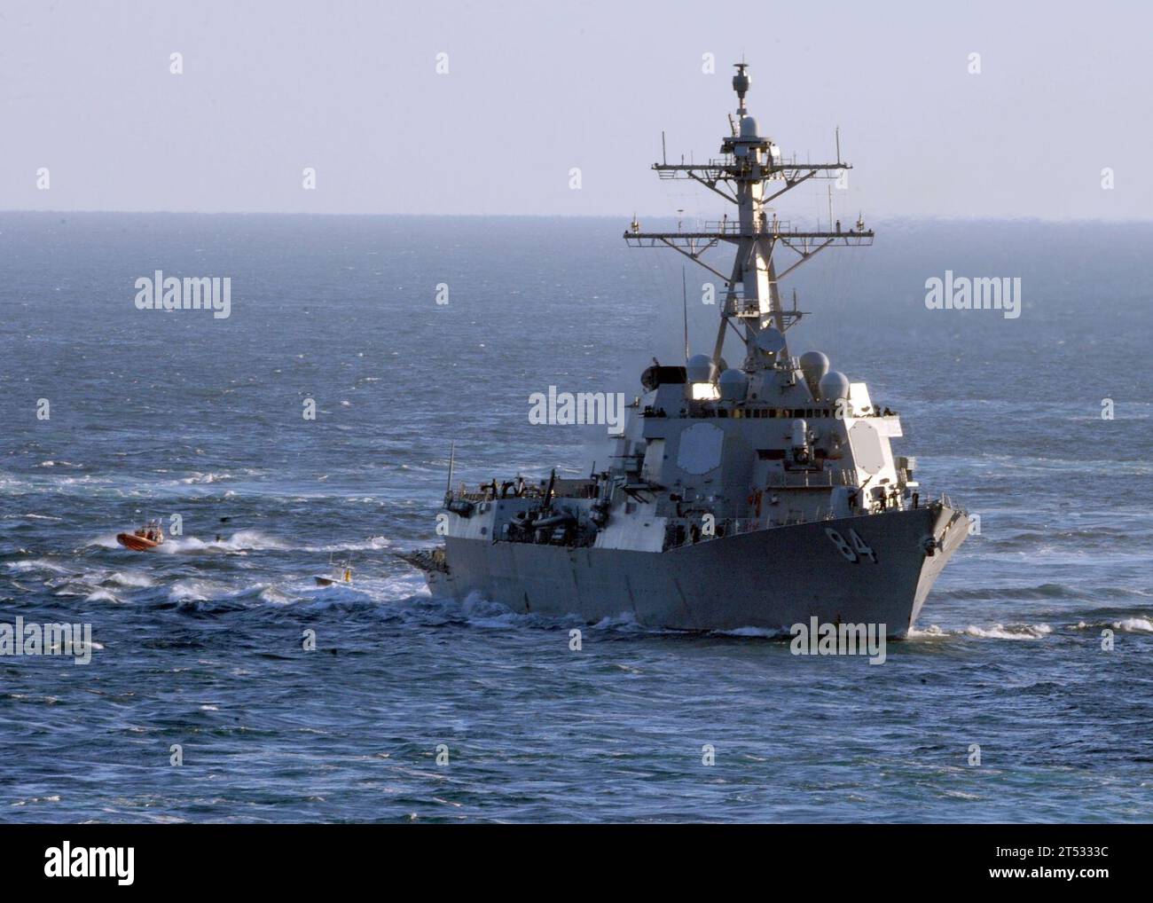 1010221285M-056 ATLANTIC OCEAN (Oct. 22, 2010) The Arleigh Burke-class ...