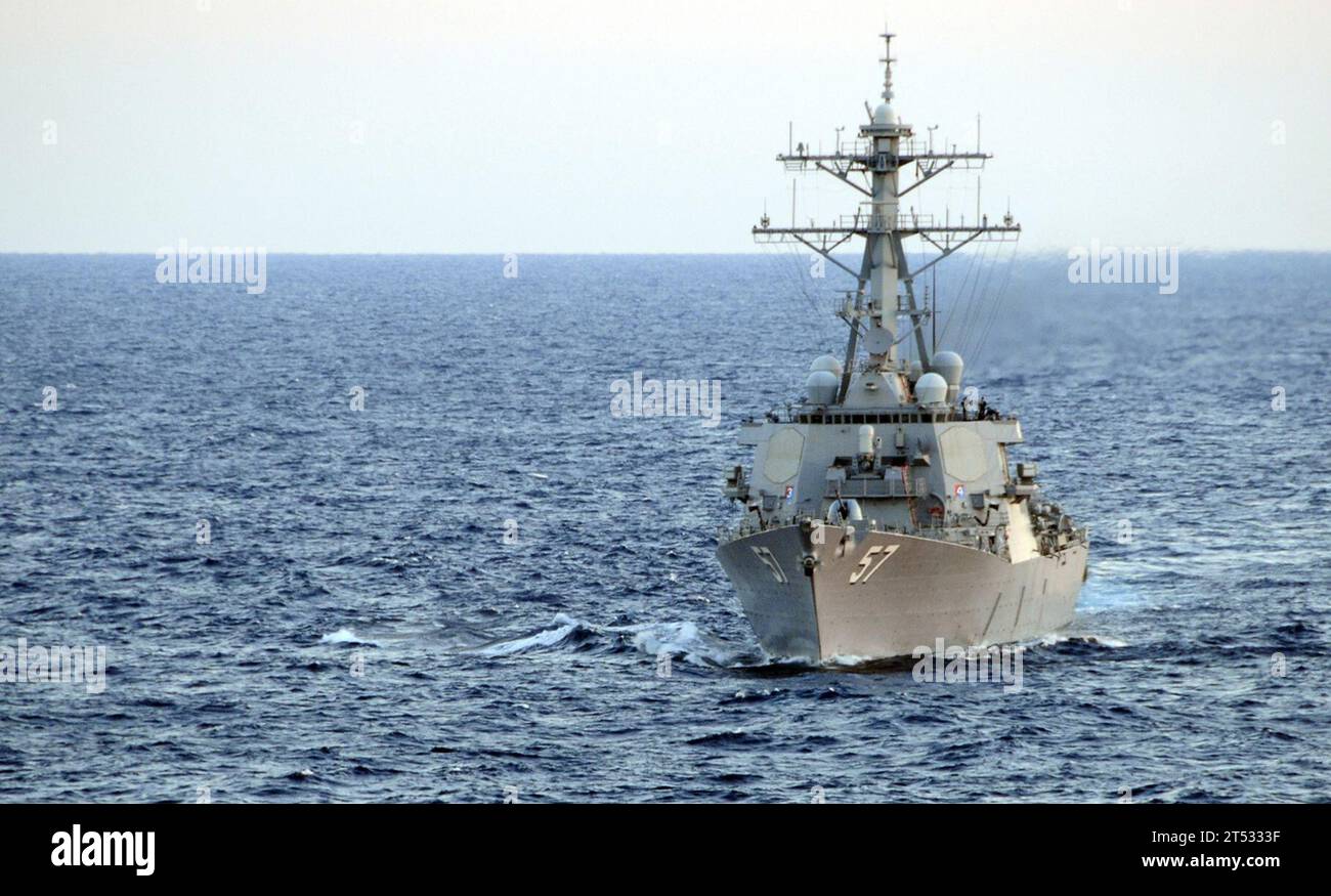 Uss mitscher ddg 57 hi-res stock photography and images - Alamy