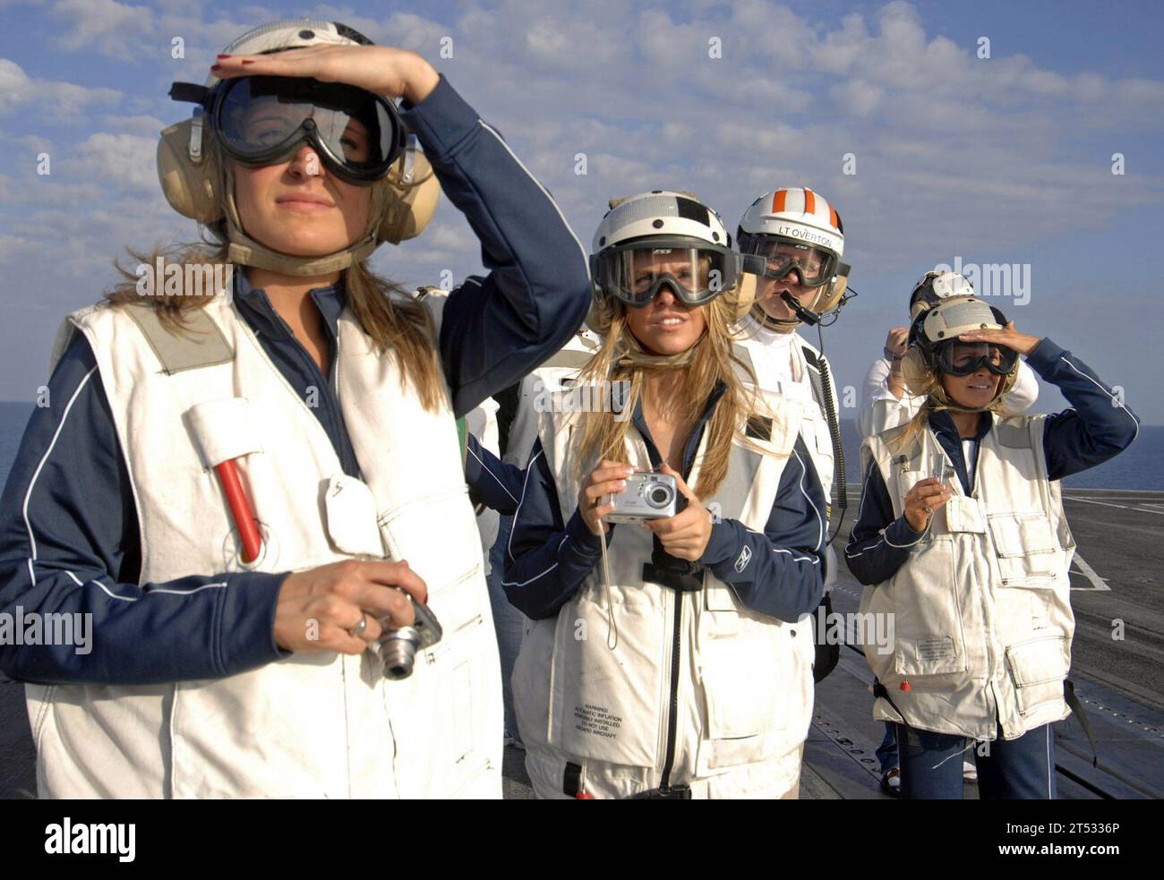 New england patriots cheerleaders hi-res stock photography and images ...