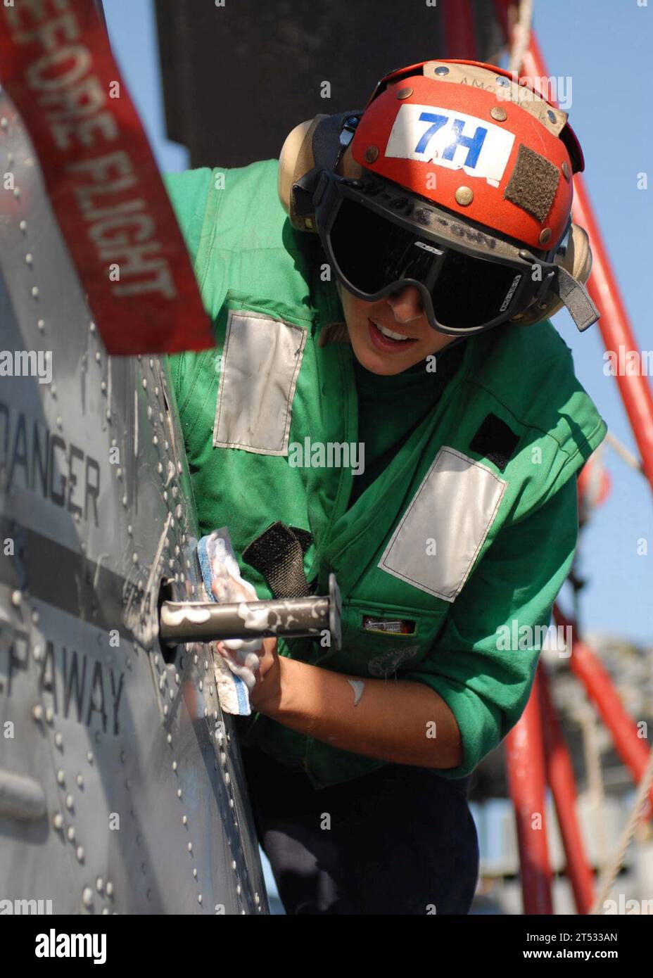 atlantic ocean, HSM-70, MH-60R Sea Hawk, Sailor Stock Photo - Alamy