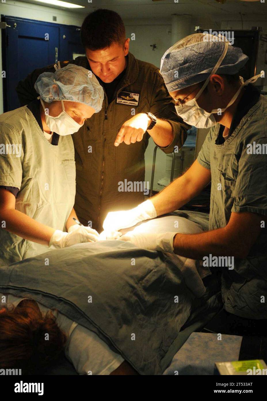 atlantic ocean, HSC-22, operation room, USS Wasp (LHD 1 Stock Photo - Alamy