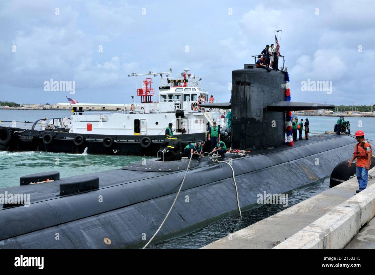 110725BQ308-019 POLARIS POINT, Guam (July 25, 2011) The Los Angeles ...