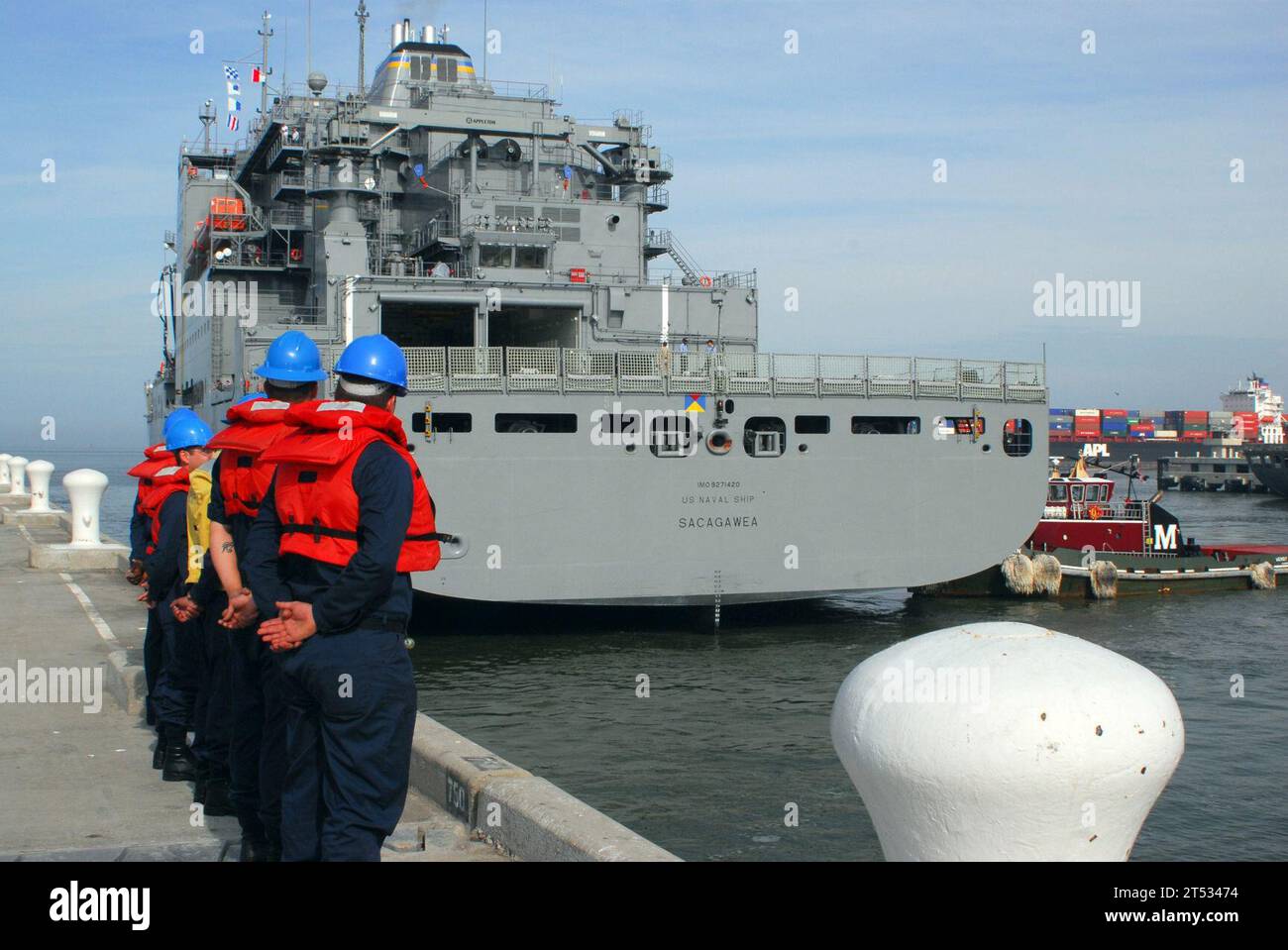 0705117653W-030 Norfolk, Va. (May 11, 2007) - The Military Sealift ...
