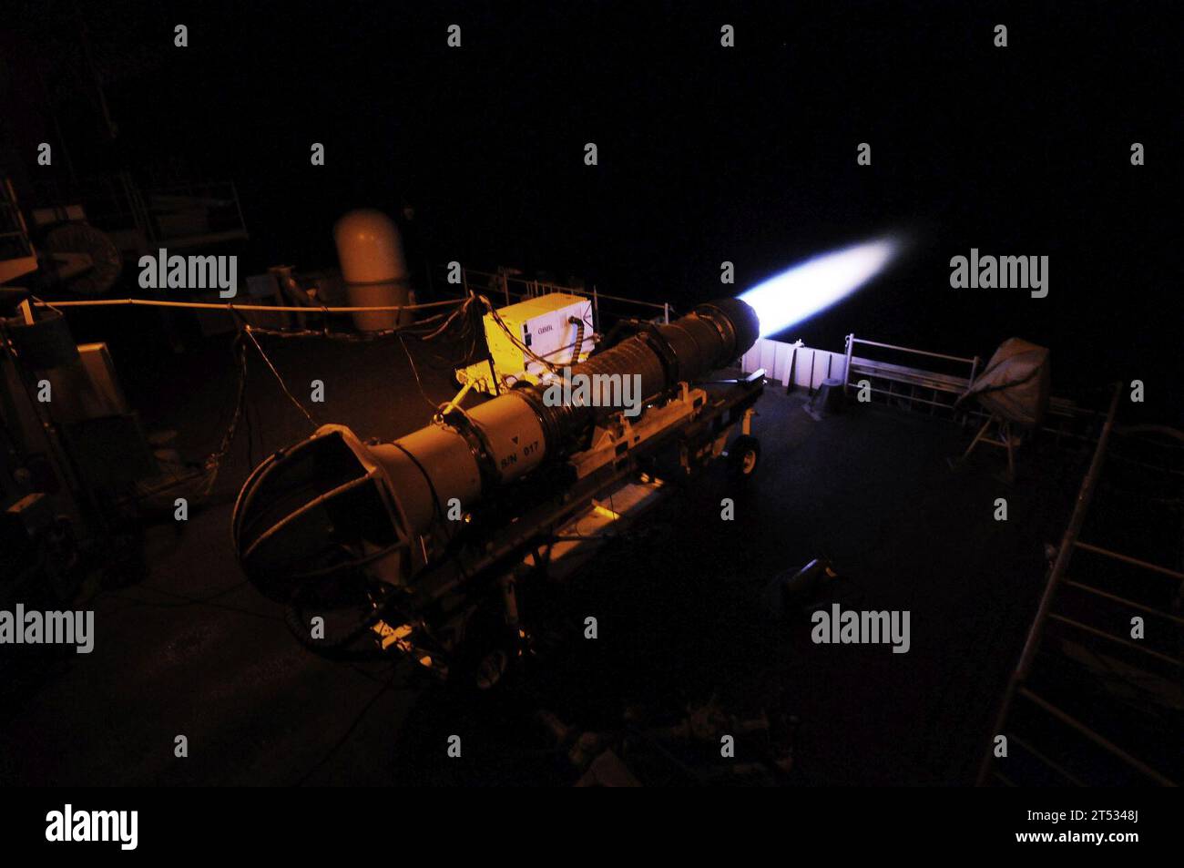 Jet engine test hi-res stock photography and images - Alamy