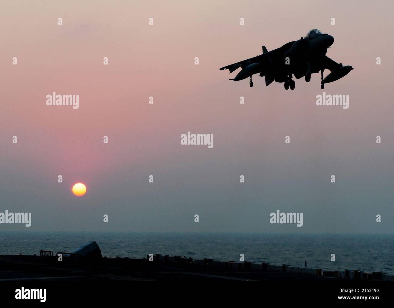 1011205538K-088 SOUTH CHINA SEA (Nov. 20, 2010) An AV-8B Harrier jet ...