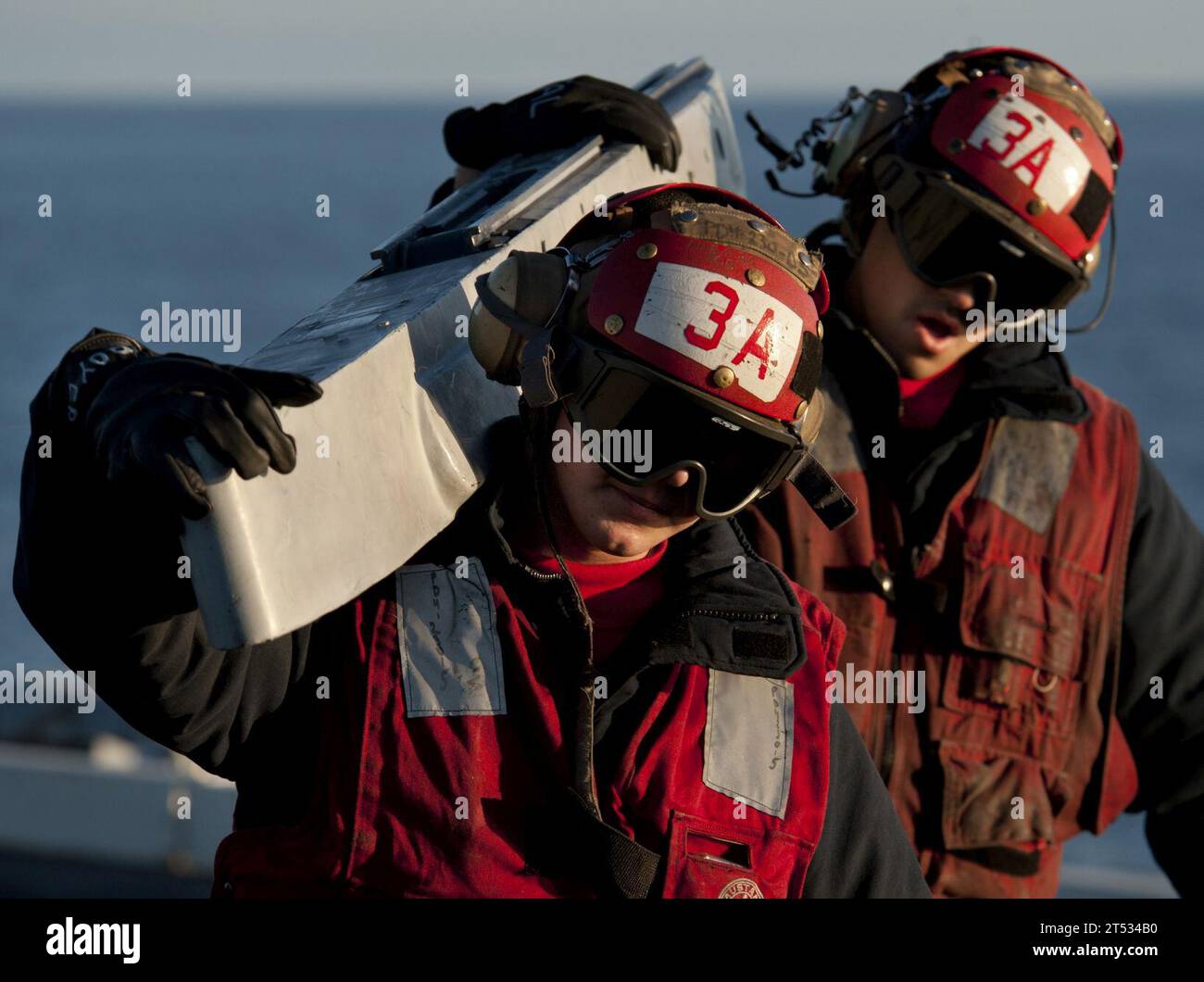 Weapons pylon hi-res stock photography and images - Alamy