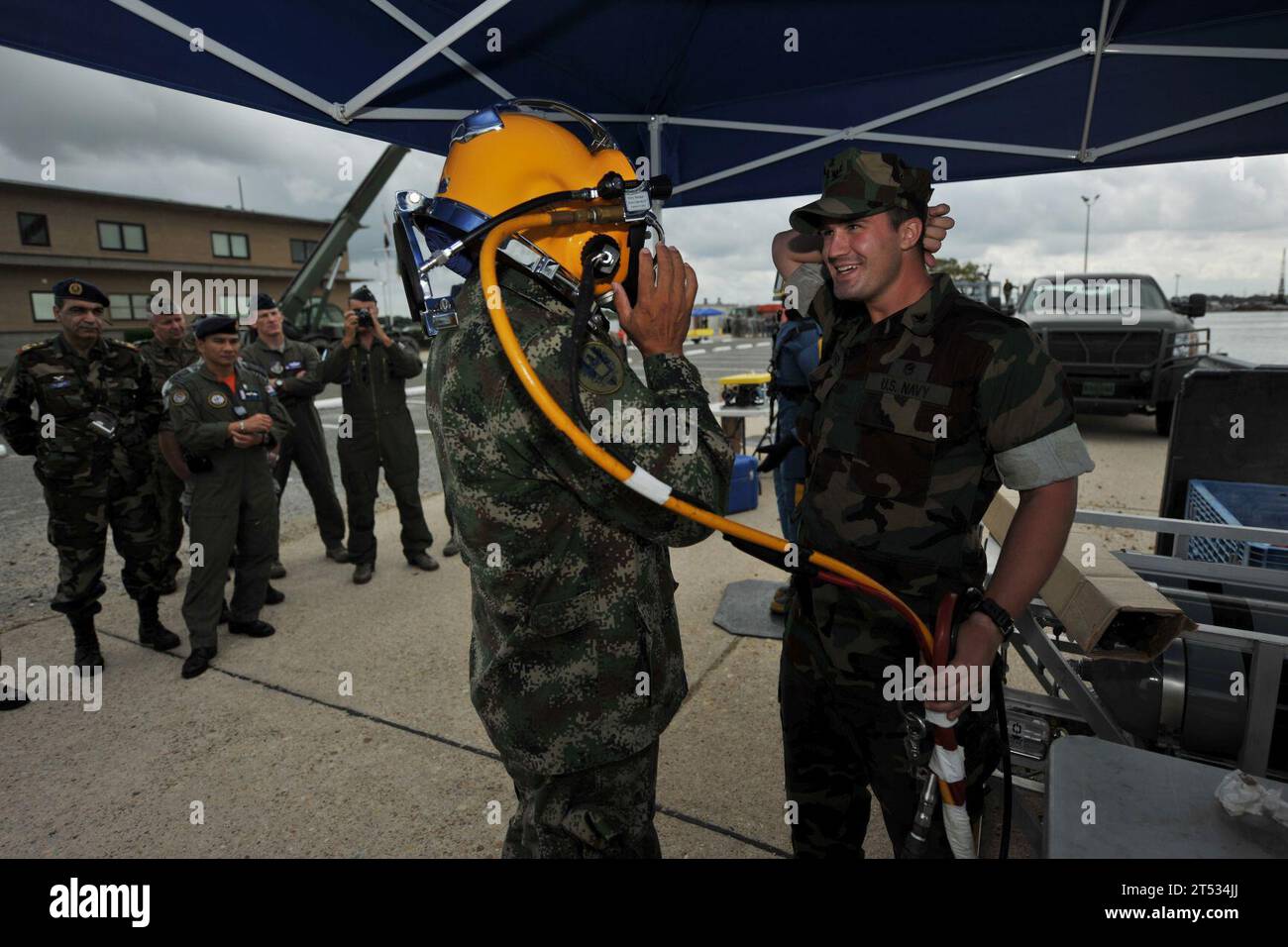 Joint warfighter hi-res stock photography and images - Alamy