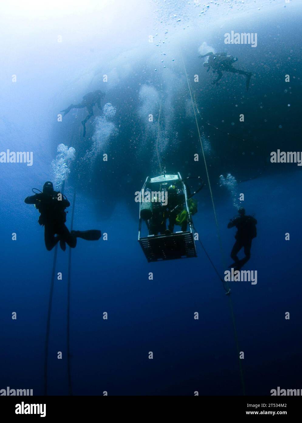 Usns grapple t ars 53 hi-res stock photography and images - Alamy