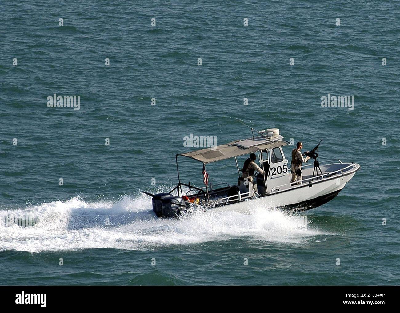 0611108547M-021 Bahrain (Nov. 10, 2006) - A harbor patrol boat unit ...
