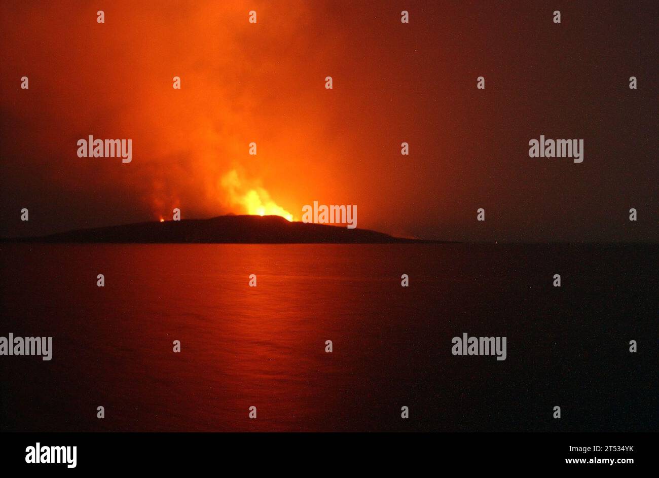 0710015459S-003 INDIAN OCEAN (October 01, 2007) - A volcano on the ...