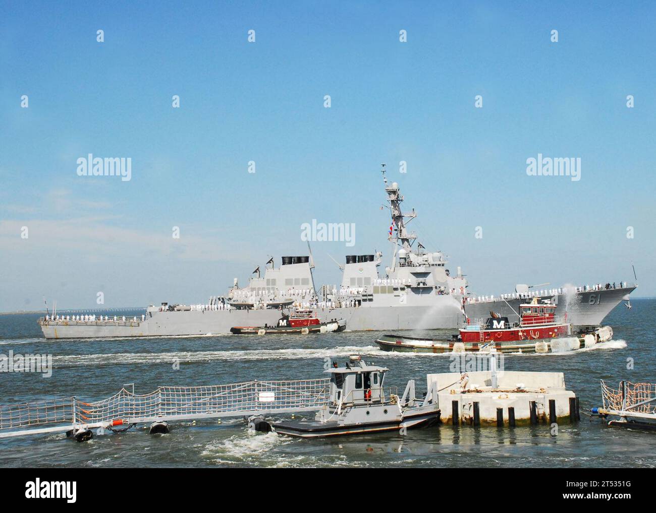 1105201713L-041 NORFOLK (May 20, 2011) The guided-missile destroyer USS ...