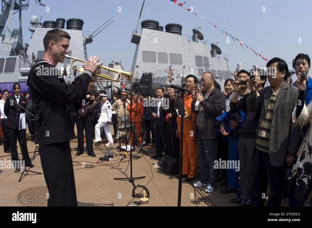 band, Quingdao, ship tour, USS Fitzgerald (DDG 62 Stock Photo - Alamy