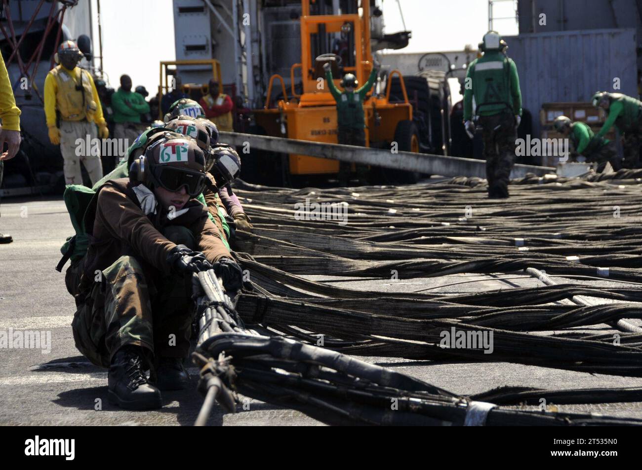 111022VD490-008 SOUTH CHINA SEA (Oct. 22, 2011) Air department Sailors ...