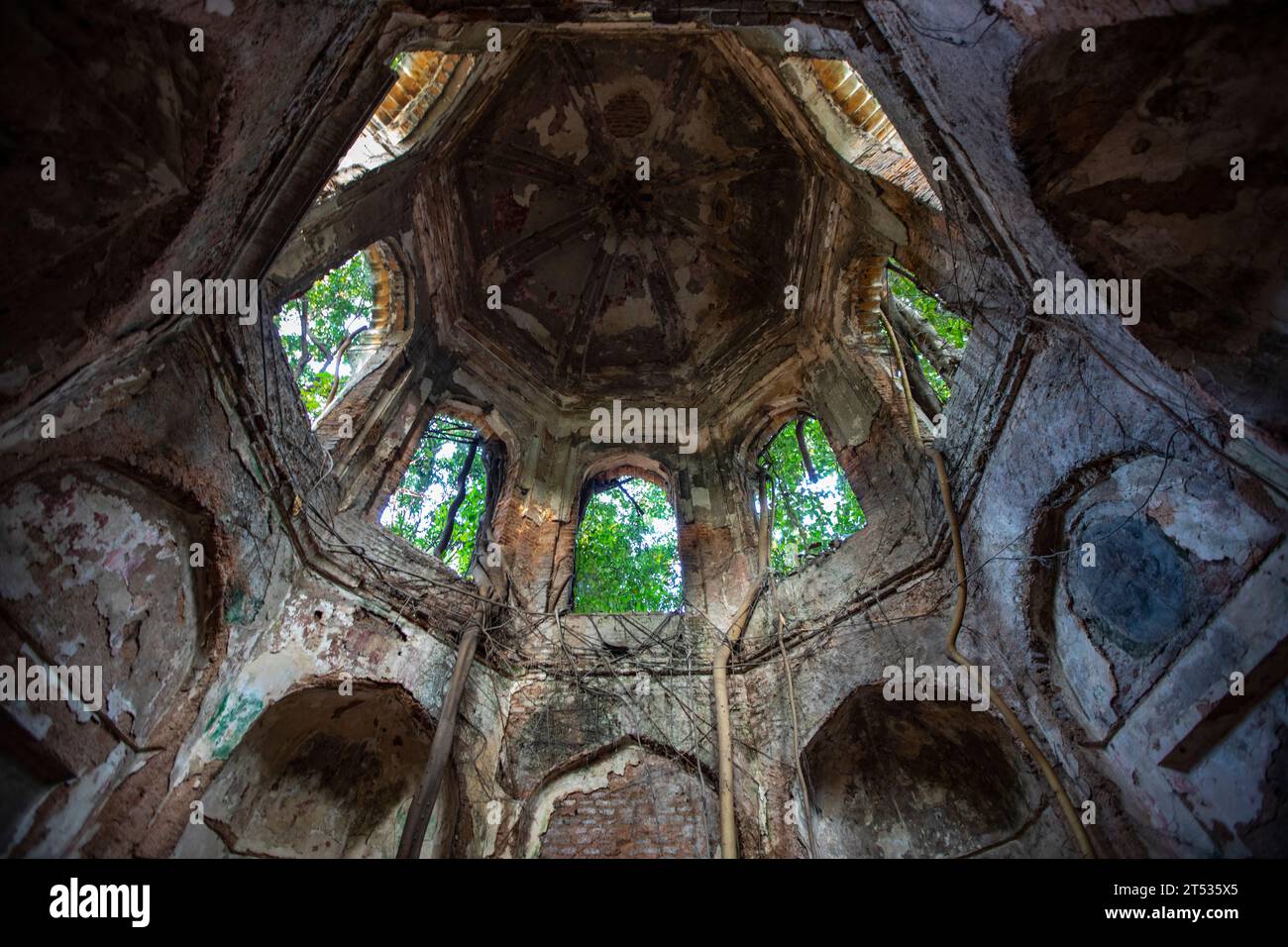 Dhaka, Bangladesh: Inside view of an old graveyard at Dhaka Christian ...