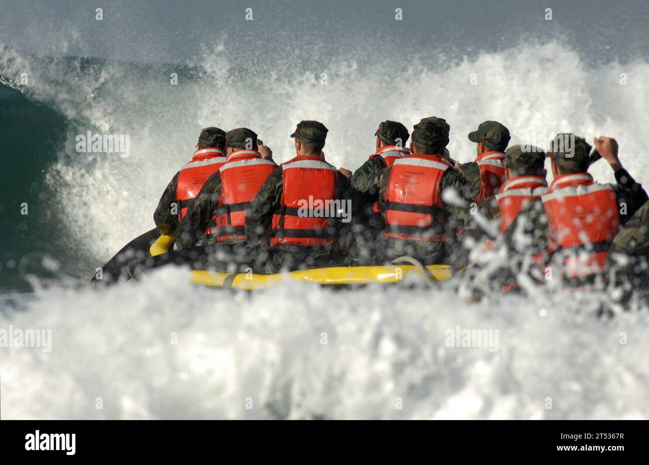 0702025169H-451 CORONADO,Calif. (Feb. 2, 2007) - Basic Underwater ...