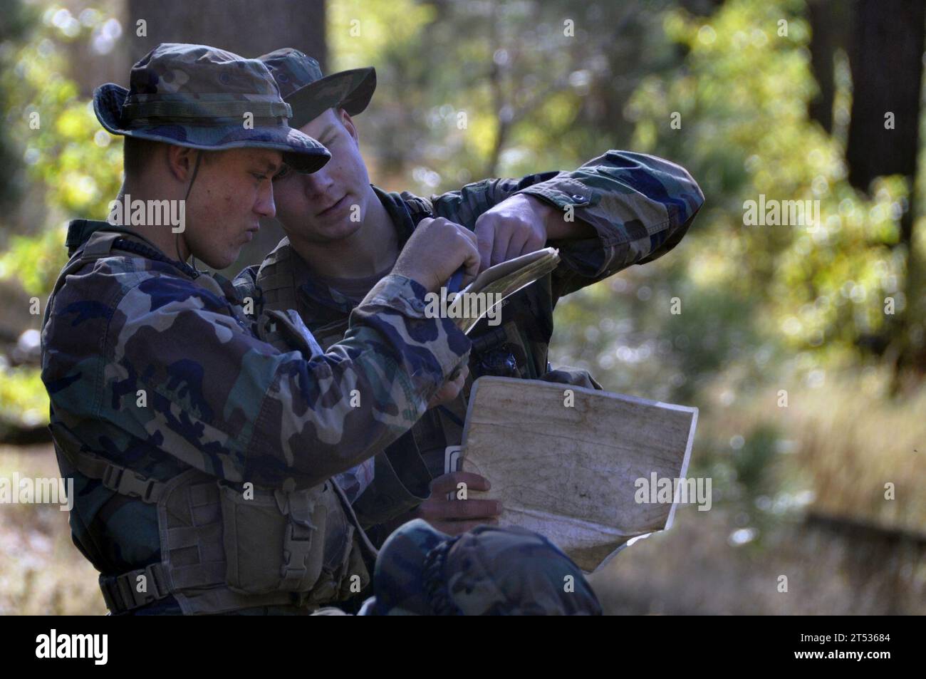 1010278215F-042 MT. LAGUNA, Calif. (Oct. 27, 2010) Students from Basic ...