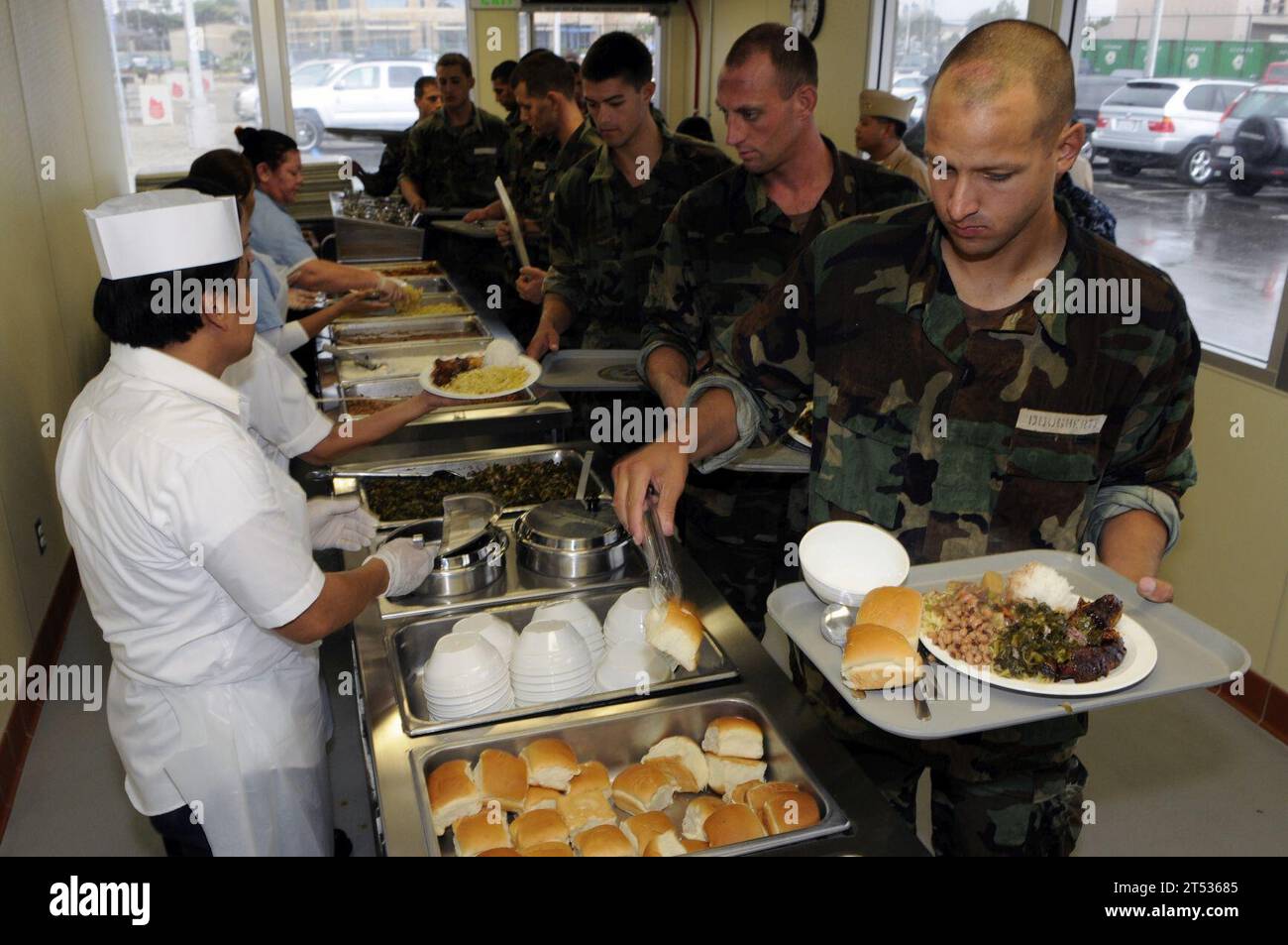 1010197883G-001 CORONADO, Calif. (Oct. 19, 2010) Students from Basic ...