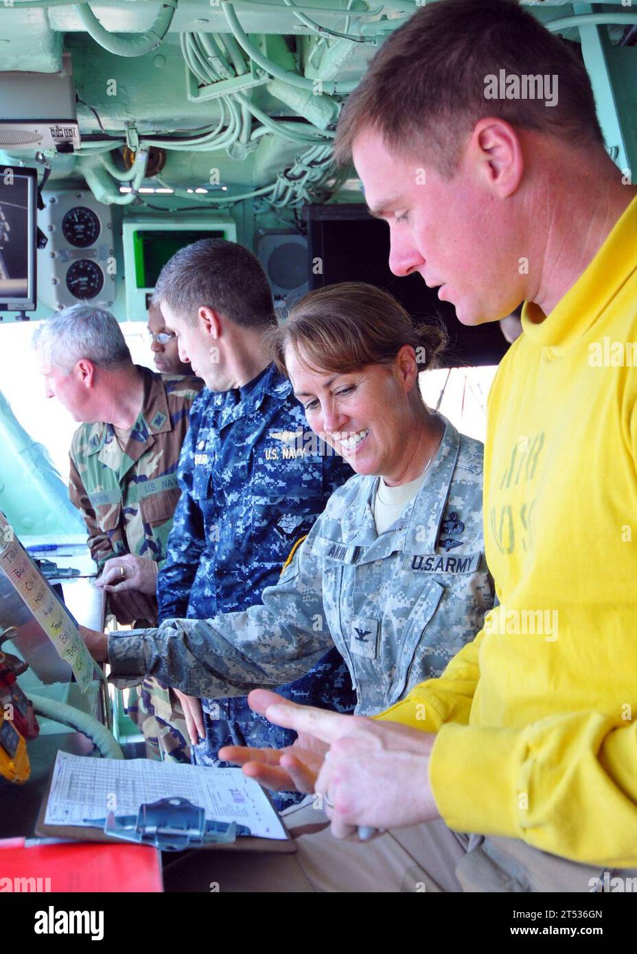 1002224649B-223 BAIE DE GRAND GOAVE, Haiti (Feb. 22, 2010) Cmdr. Dan ...