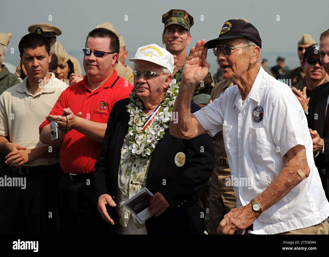 1006043885H-073 NORFOLK (June 4, 2010) William Eckel, right, and Howard ...