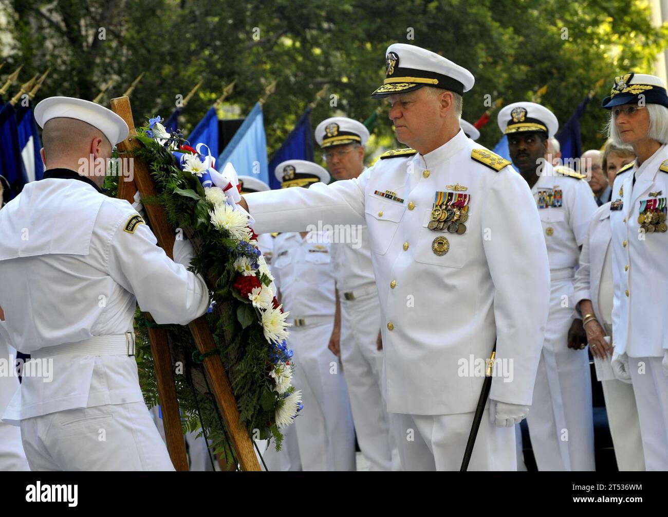 1006048273J-062 WASHINGTON (June 4, 2010) Chief of Naval Operations ...