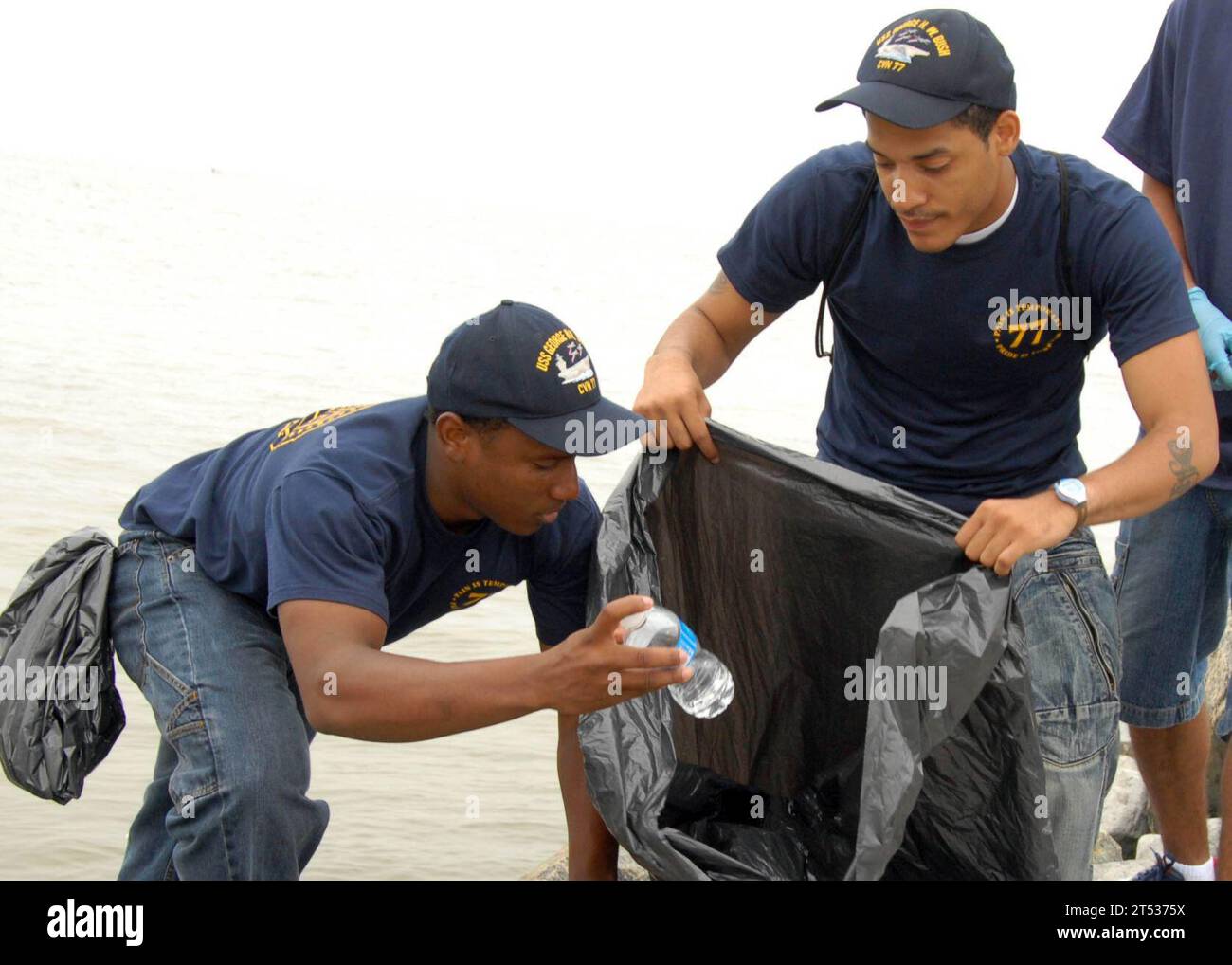 Navy cargo handling battalion 1 hi-res stock photography and images - Alamy