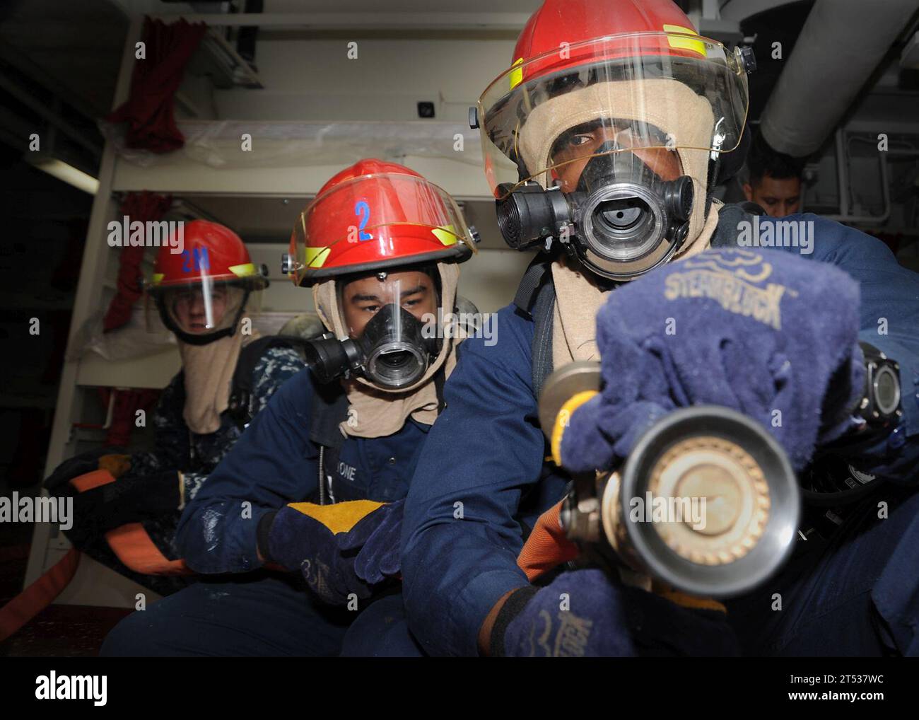 1011041947A-023 SAN DIEGO (Nov. 4, 2010) Sailors assigned to the in ...