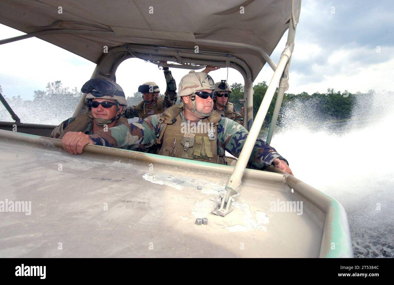 0709099936B-173 FORT PICKETT, Va. (Sept. 9, 2007) - Sailors brace ...