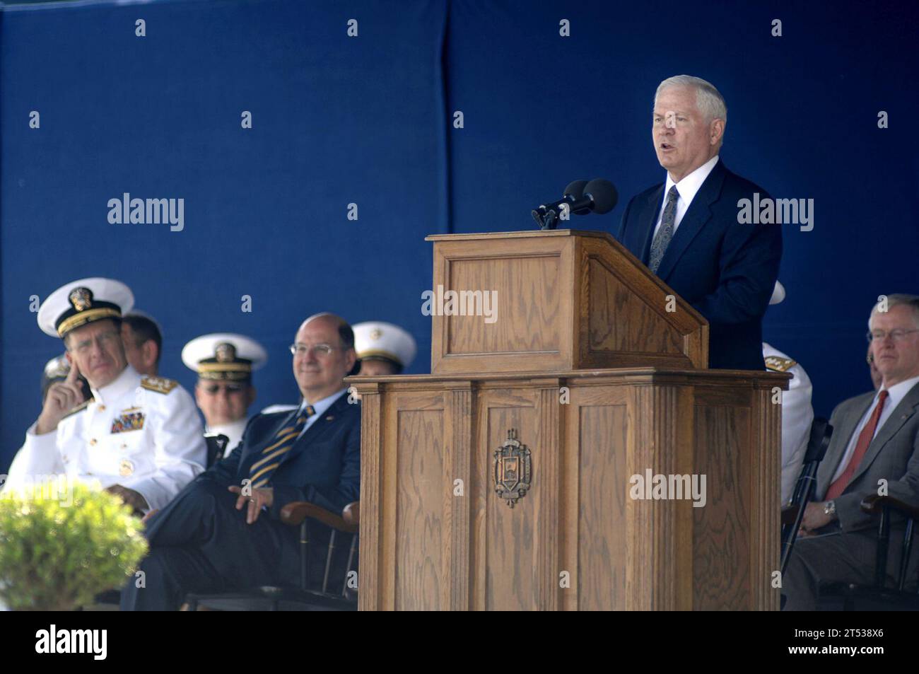 Secdef dr robert m gates hi-res stock photography and images - Alamy