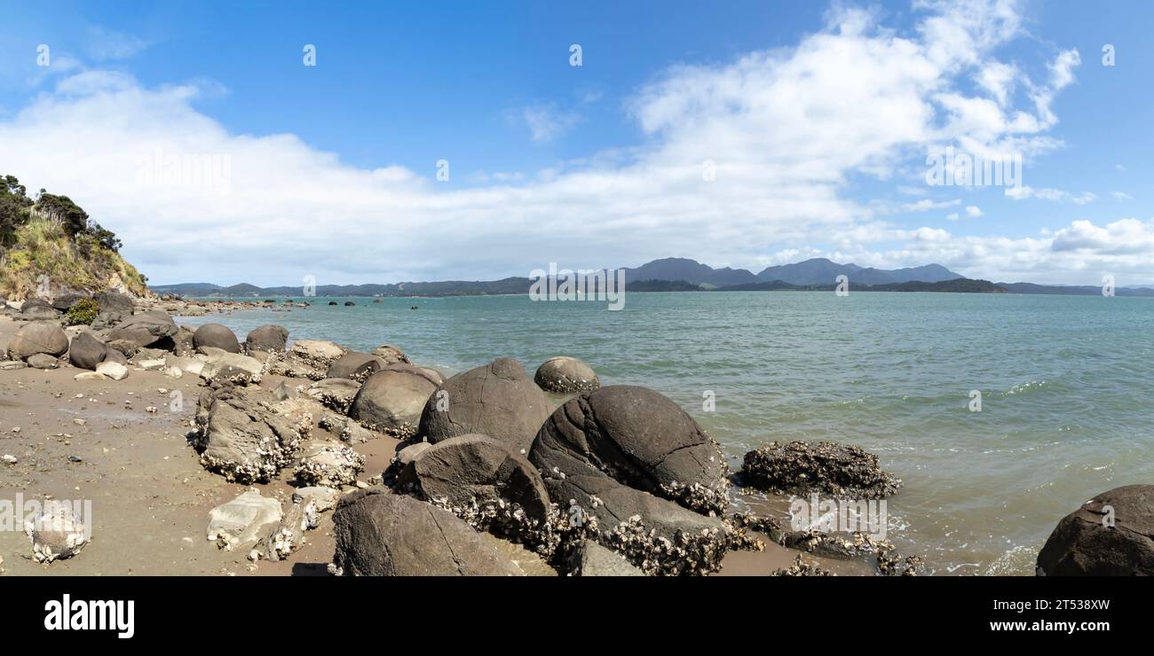 Koutu Boulders: Natural Coastal Rock Formations along Tasman Sea ...