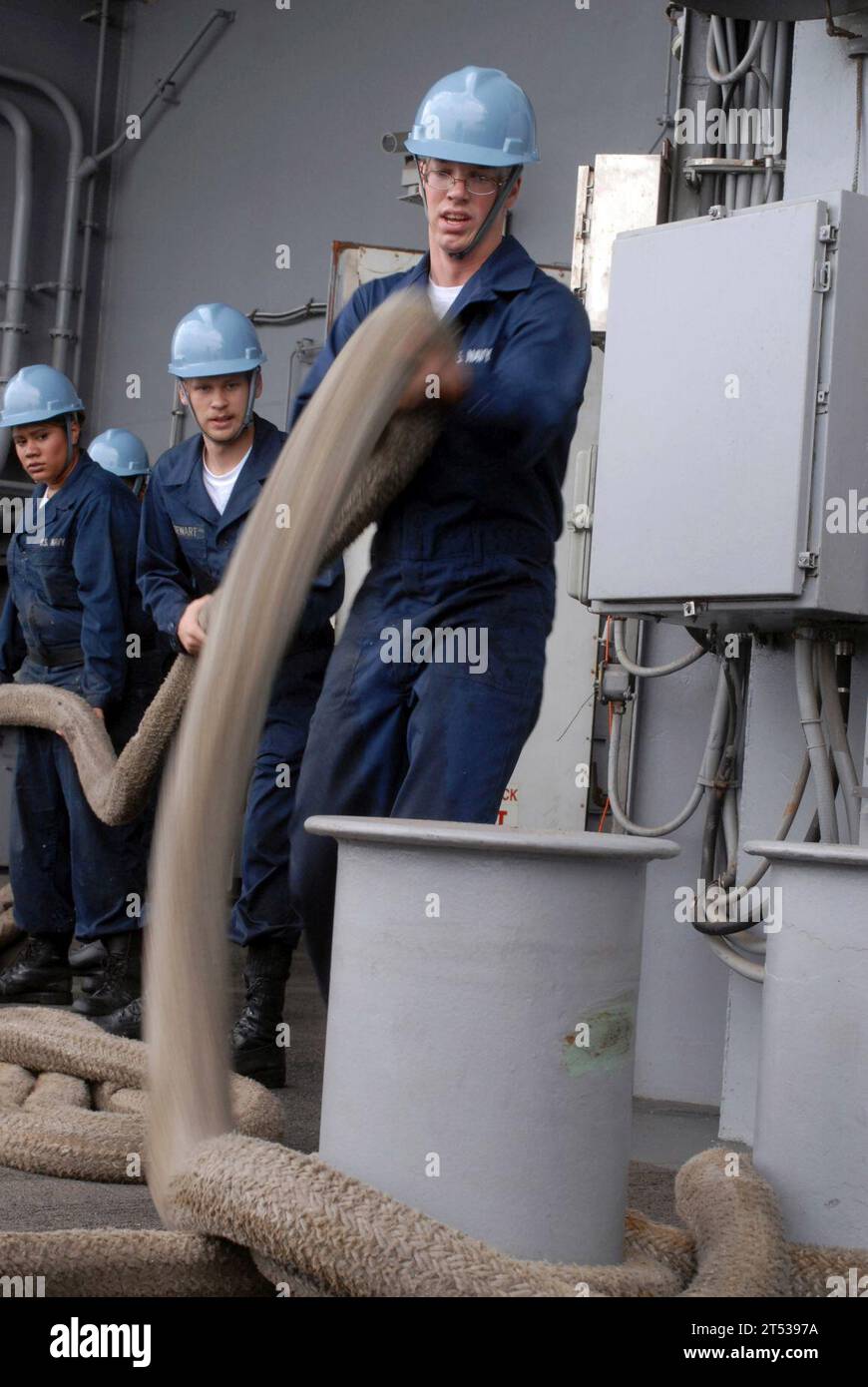 0710292959L-211 PACIFIC OCEAN (Oct. 29, 2007) - Sailors flip loose a ...