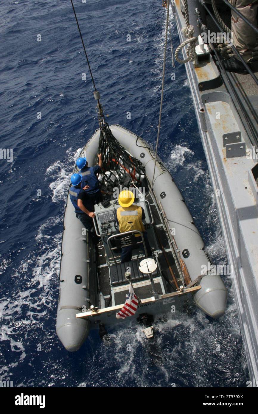 0908234275Y-002 CARIBBEAN SEA (Aug. 23, 2009) Sailors assigned to the ...