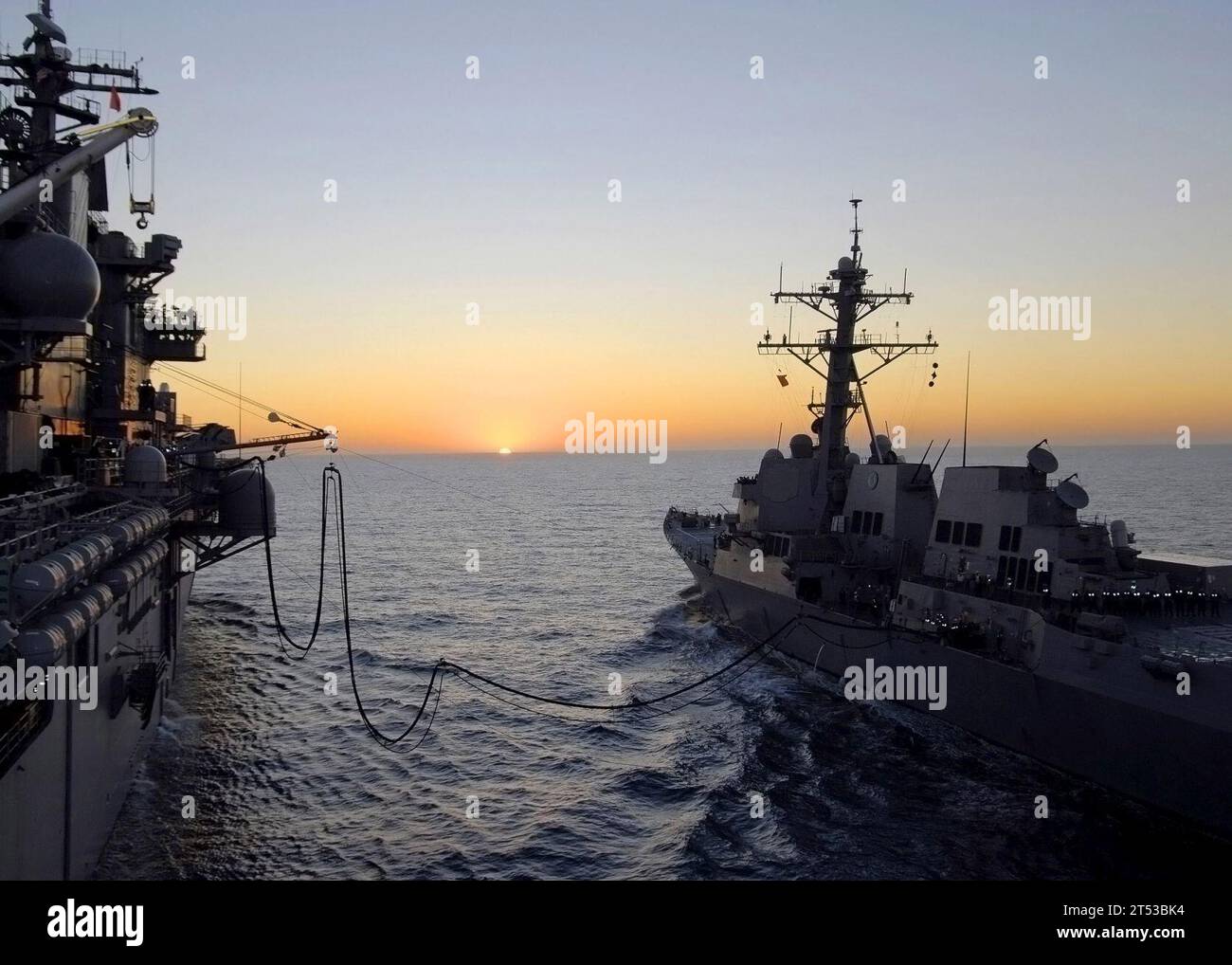 Boxer, chung-hoon, DDG 93, ddg-93, LHD, LHD 4, LHD-4 Stock Photo - Alamy