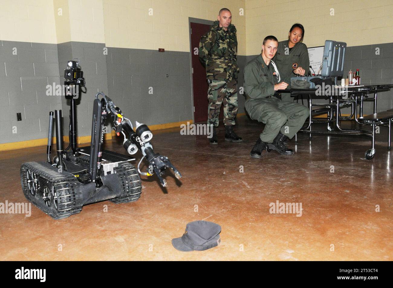 bremerton, eodmu-11, students, Talon bomb disposal robot, Wash Stock ...
