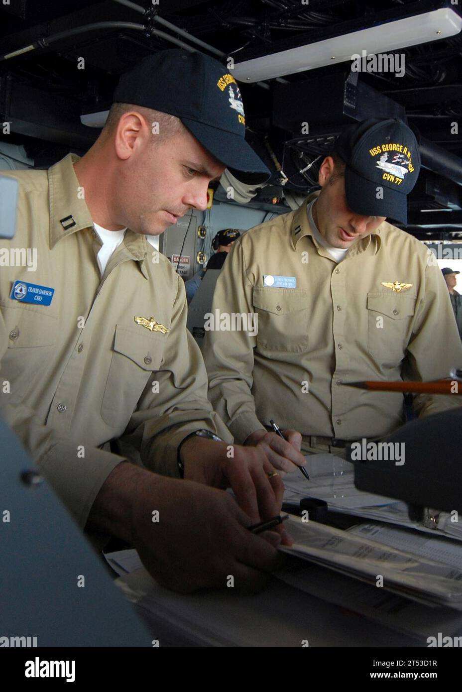 bridge watch, USS George H. W. Bush (CVN 77 Stock Photo - Alamy