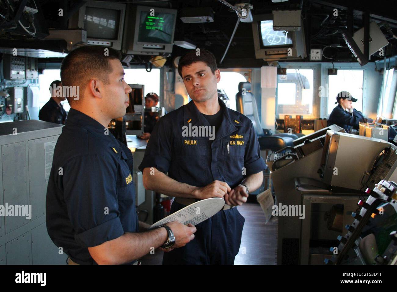 bridge, deck watch, Sailor, U.S. Navy, USS Shiloh (CG 67 Stock Photo ...