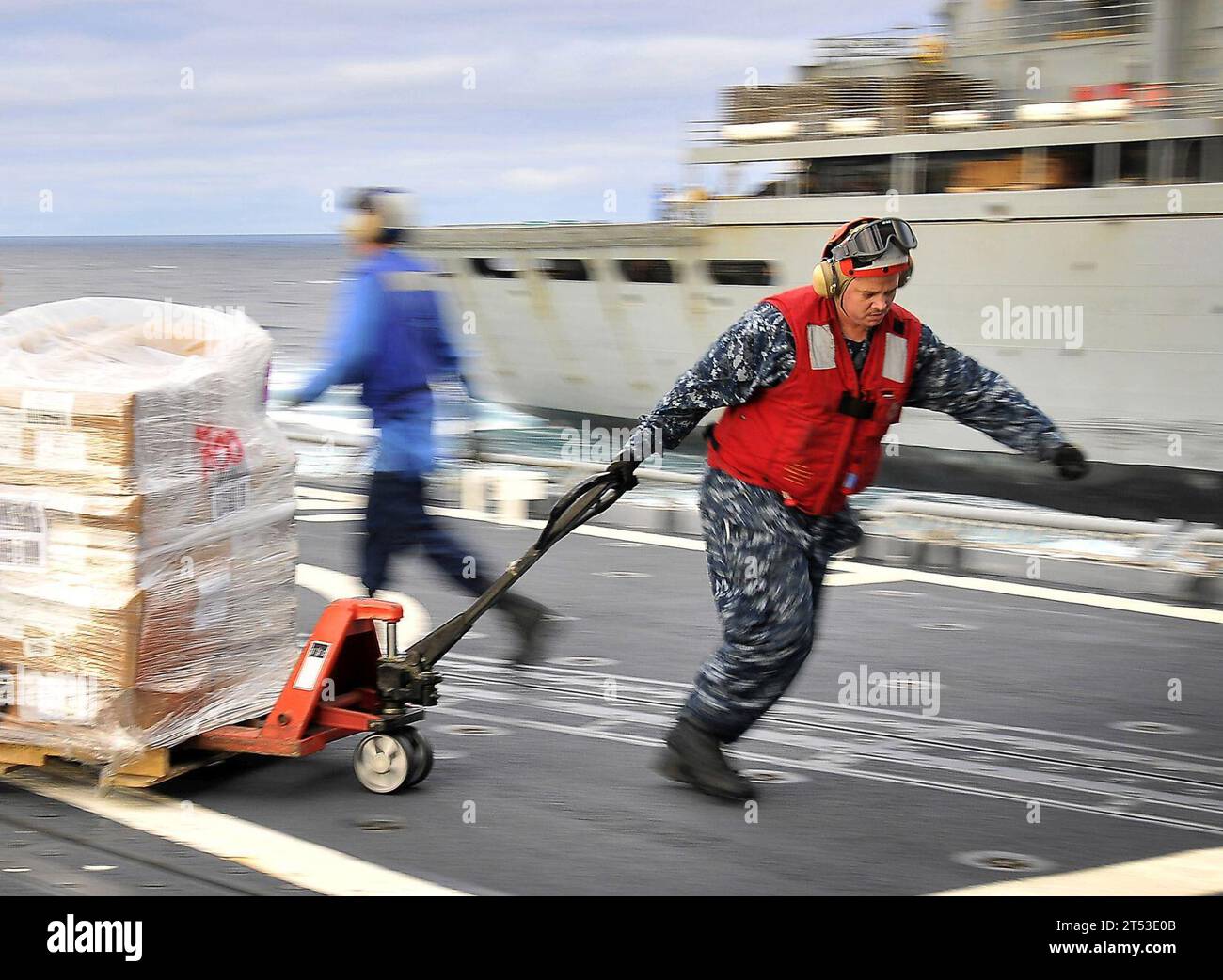 bunker hill, dolly, flight deck, MSC fast-combat support ship USNS ...