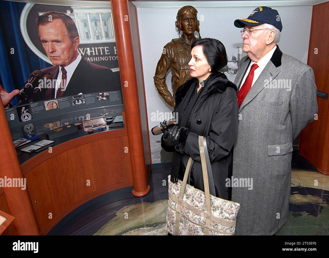 Bush, commissioning, cvn-77, POTUS, president, vip Stock Photo - Alamy