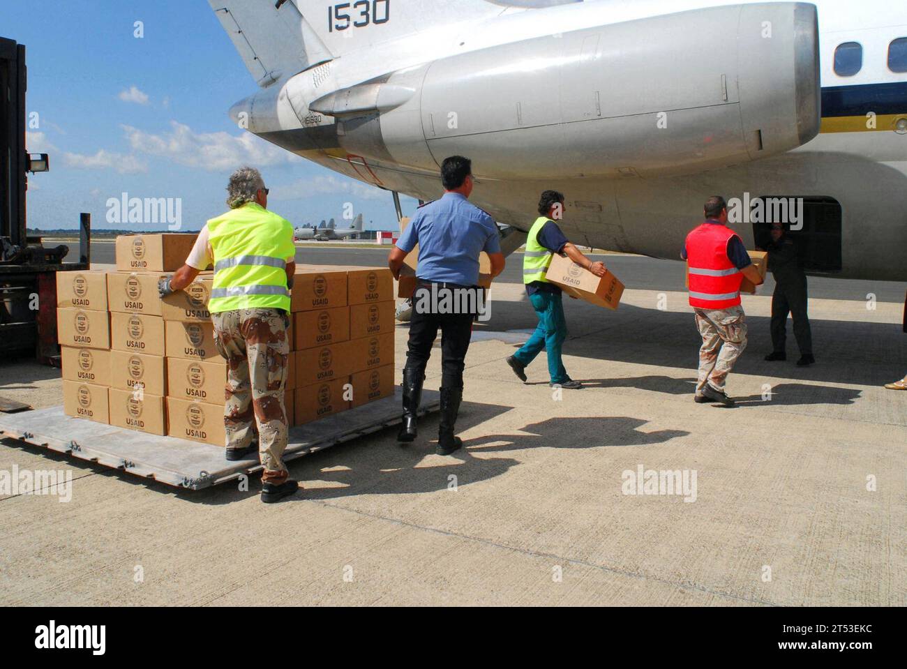C-9B Skytrain, CAMP DARBY, humanitarian assistance, humanitarian ...