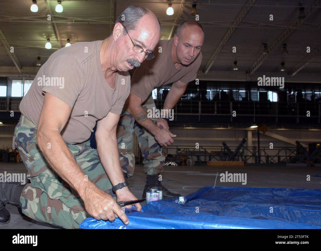 Calif., Coronado, PARTITION, shelter, tarp Stock Photo - Alamy